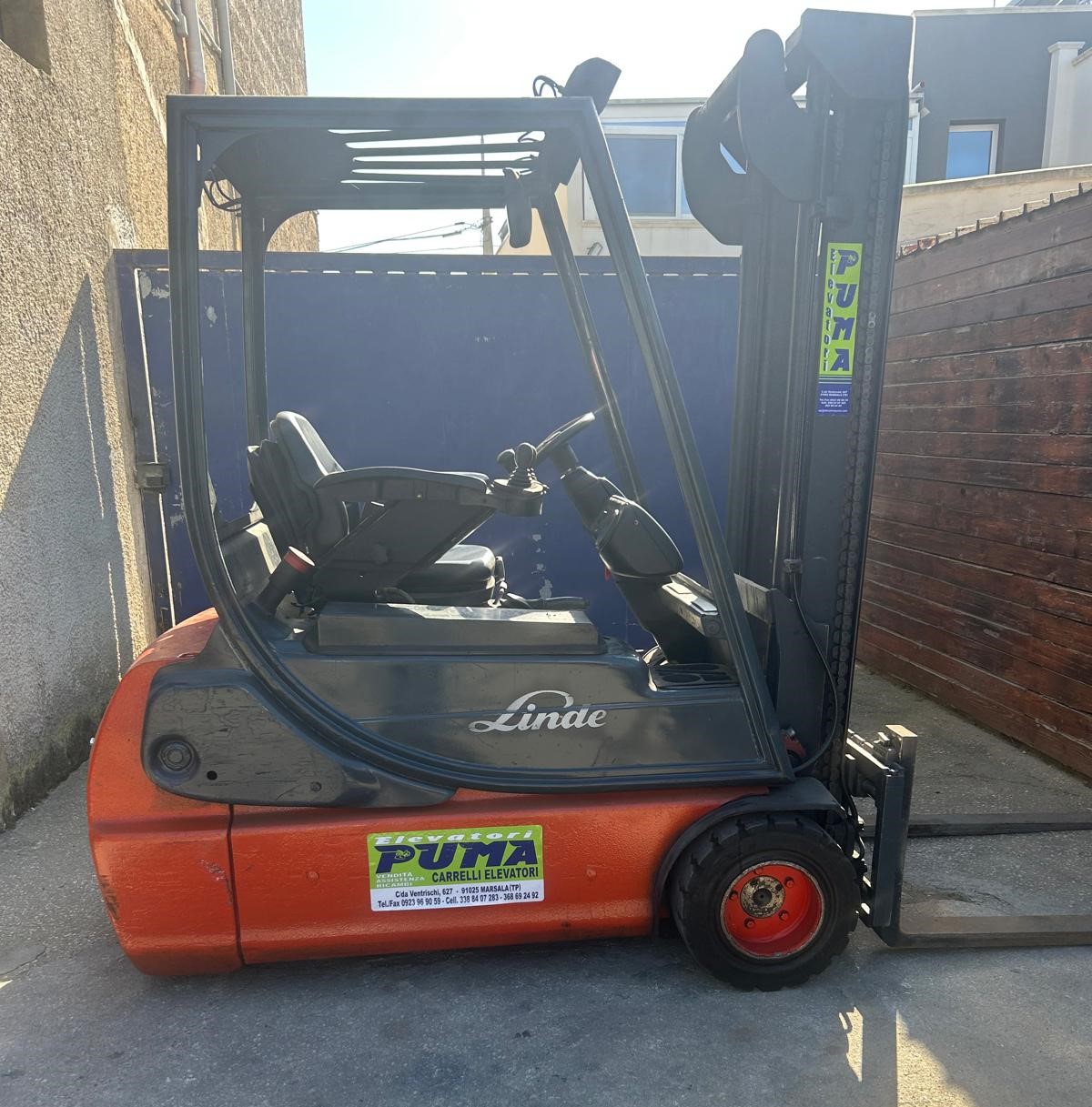 Carrello elevatore elettrico Linde E18C-02